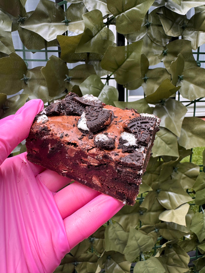 Oreo Brownie 🩶 – Rachel's Bakes
